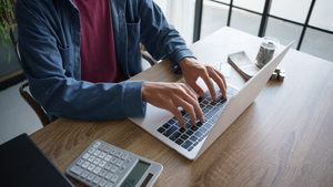 Wronek wiek - ile lat ma Wiktor Wronek?